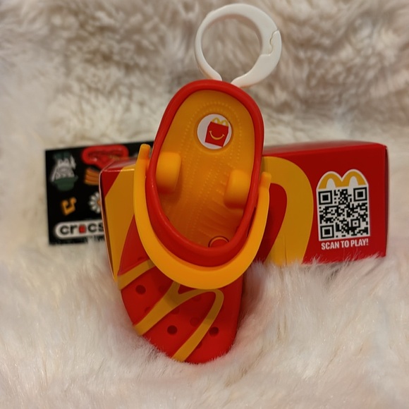 McDonald's | Toys | Brand New 224 Mcdonalds Mini Crocs Keychain Happy ...
